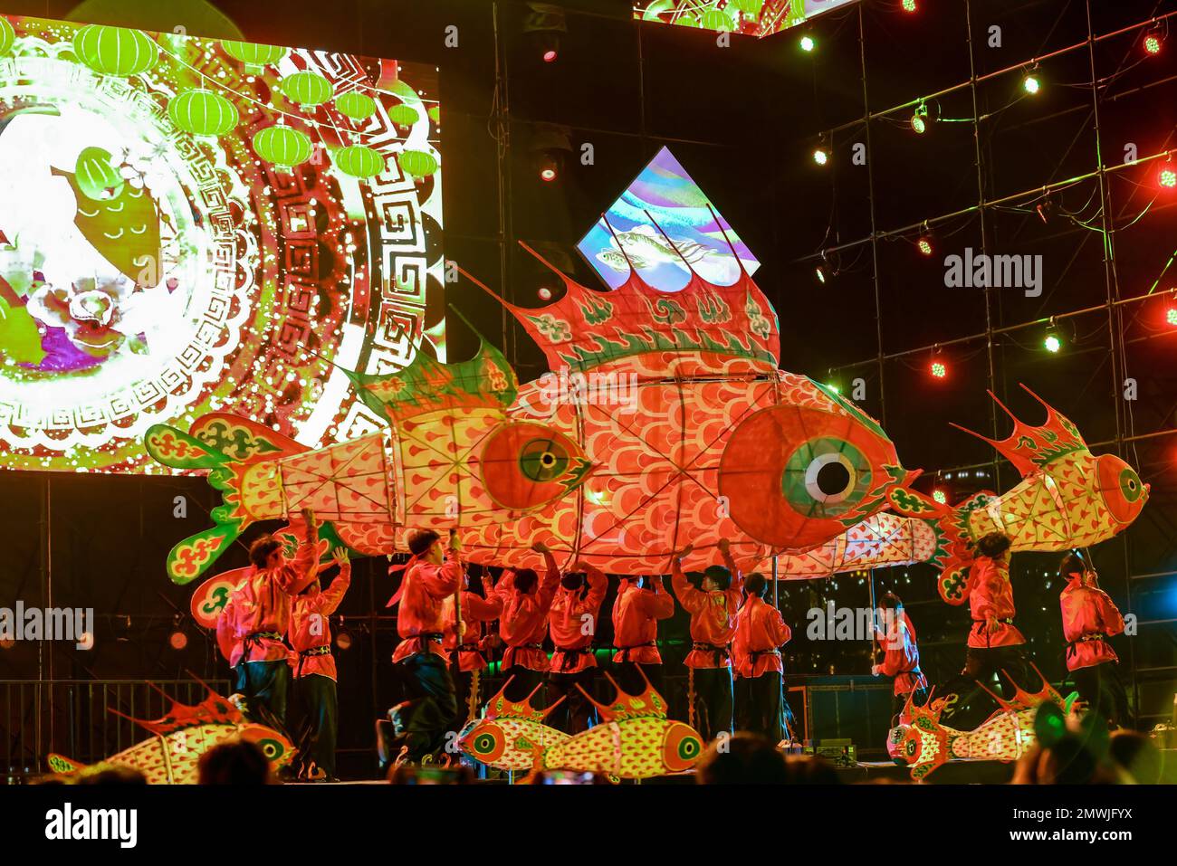 Fish lantern dance welcomes the Lantern Festival in Happy Valley of ...