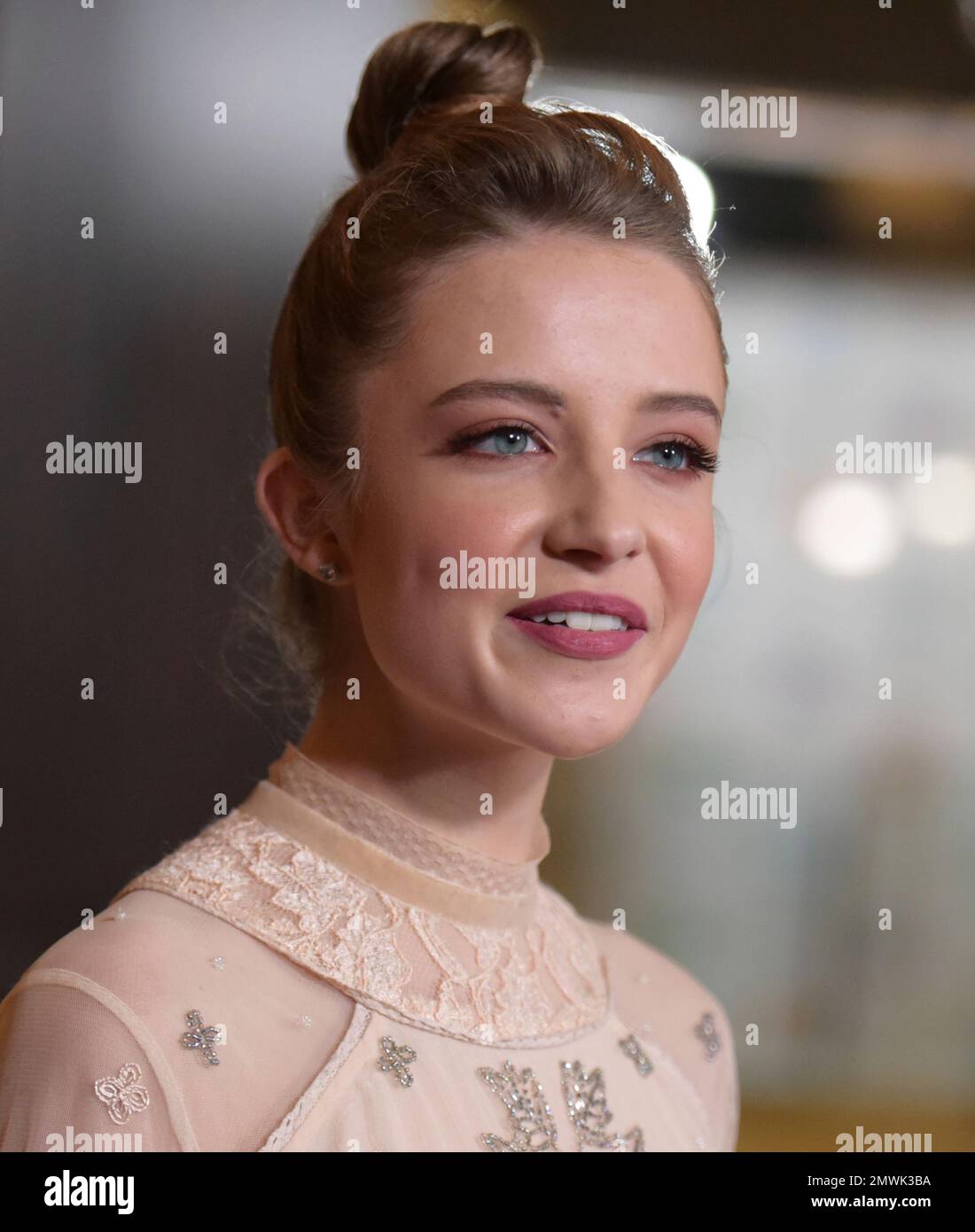 Samantha Isler arrives at the 32nd annual Artios Awards at the Beverly ...