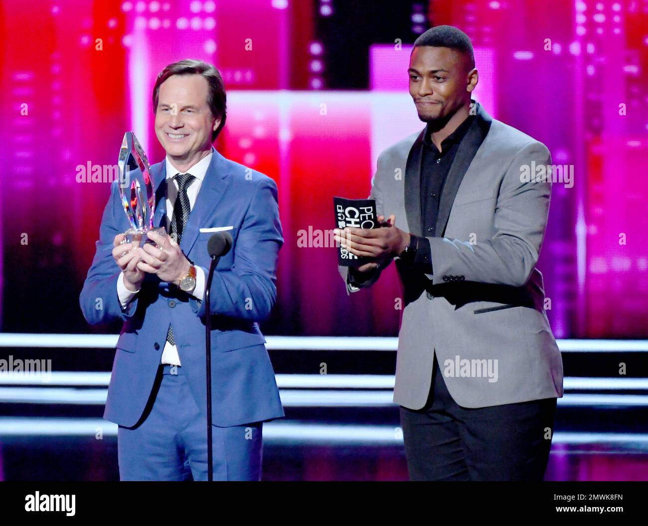 Bill Paxton, left, and Justin Cornwell present the award for favorite ...