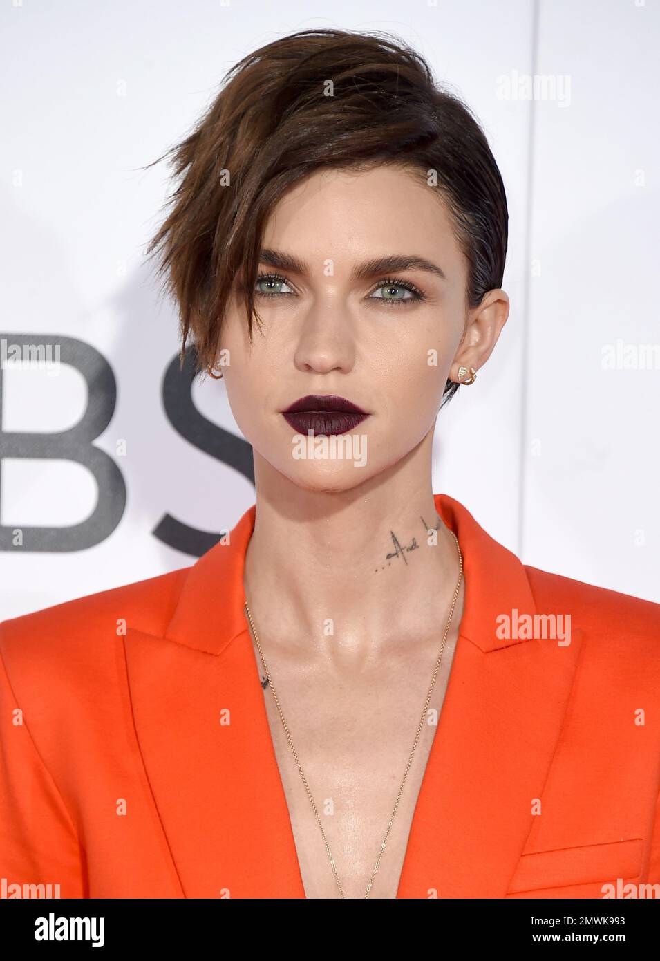 Ruby Rose arrives at the People's Choice Awards at the Microsoft ...