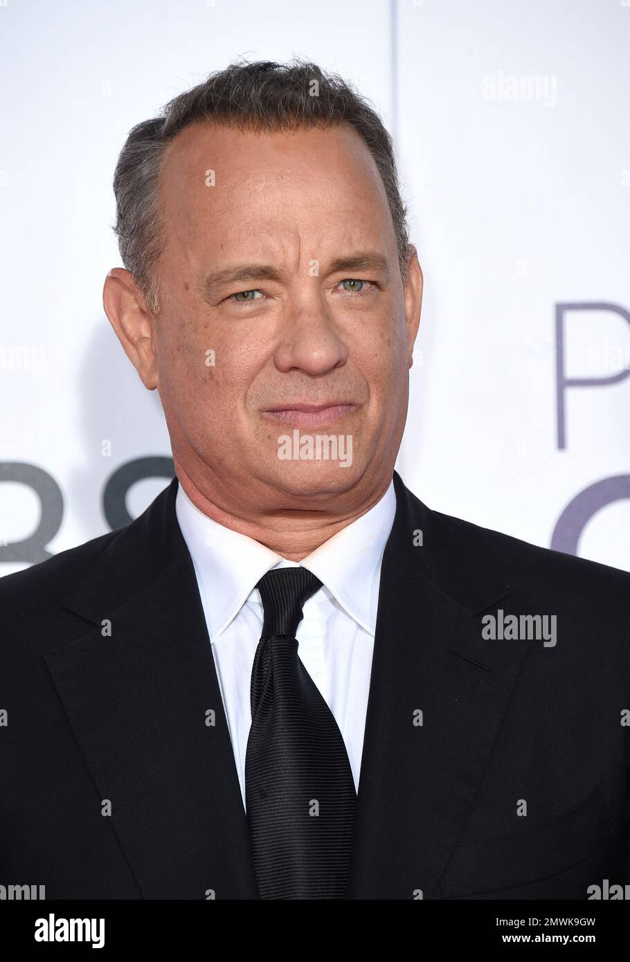 Tom Hanks arrives at the People's Choice Awards at the Microsoft ...
