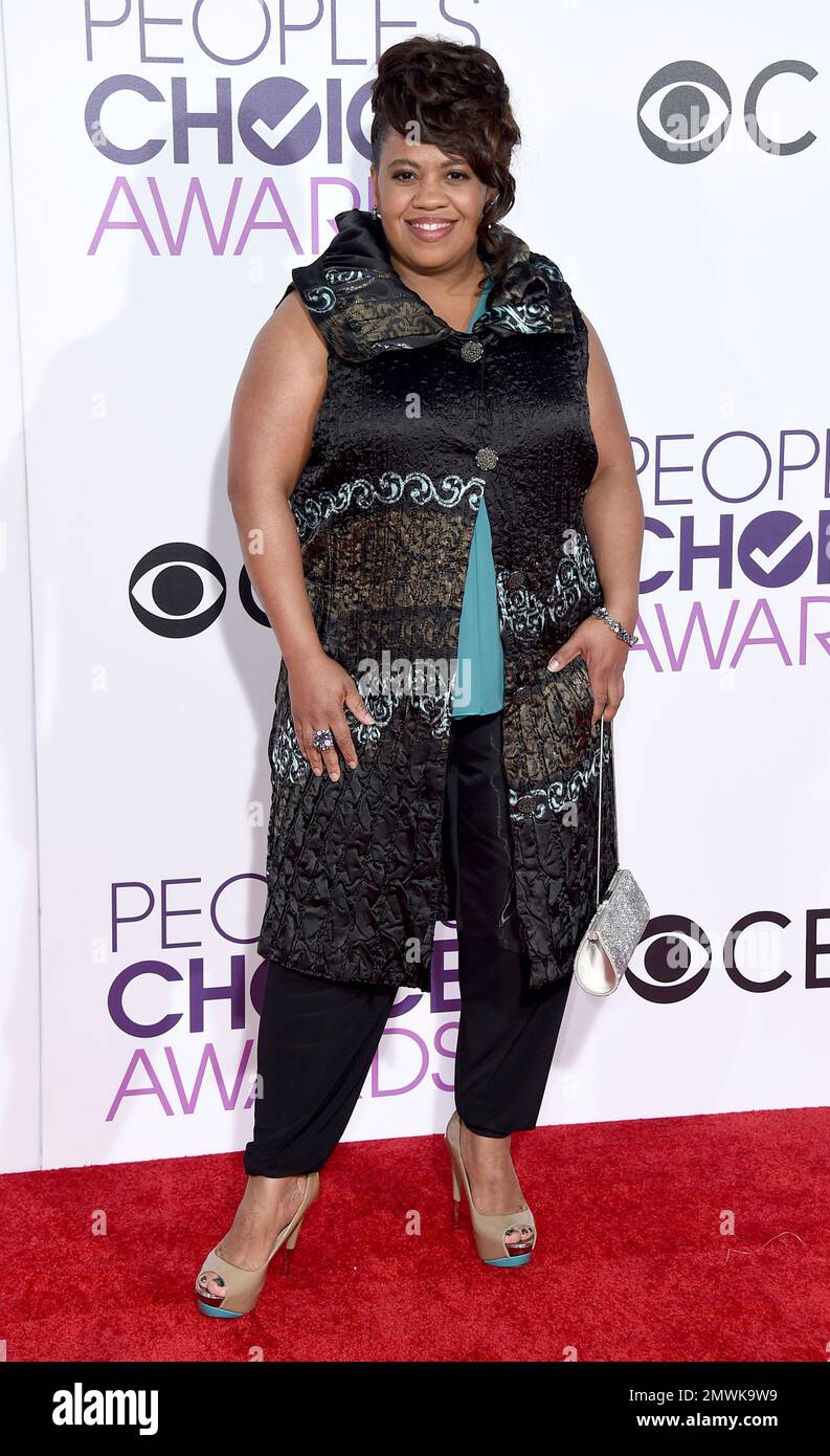 Chandra Wilson arrives at the People's Choice Awards at the Microsoft ...