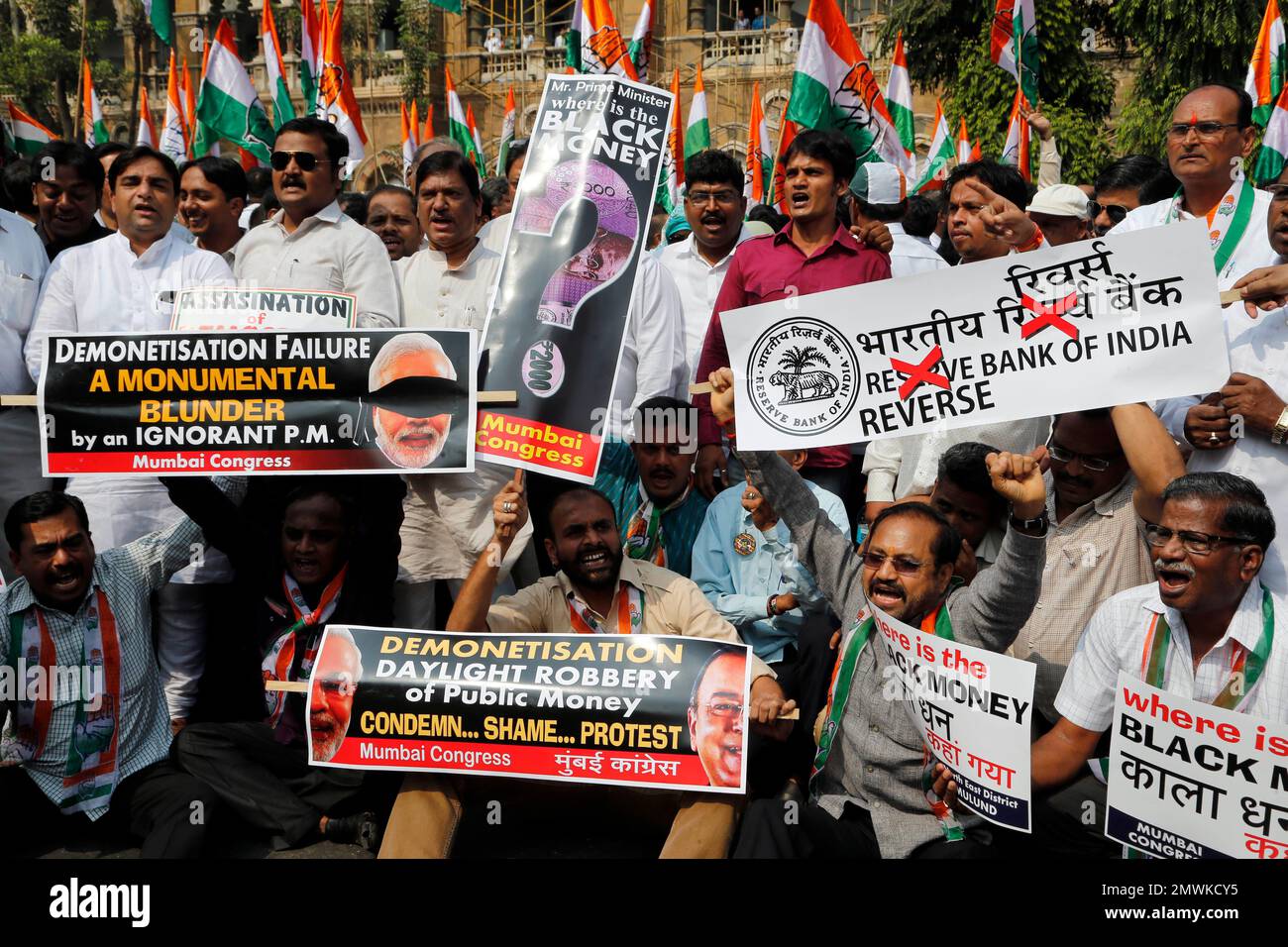 Congress party workers shouts slogans against the recent demonetization ...