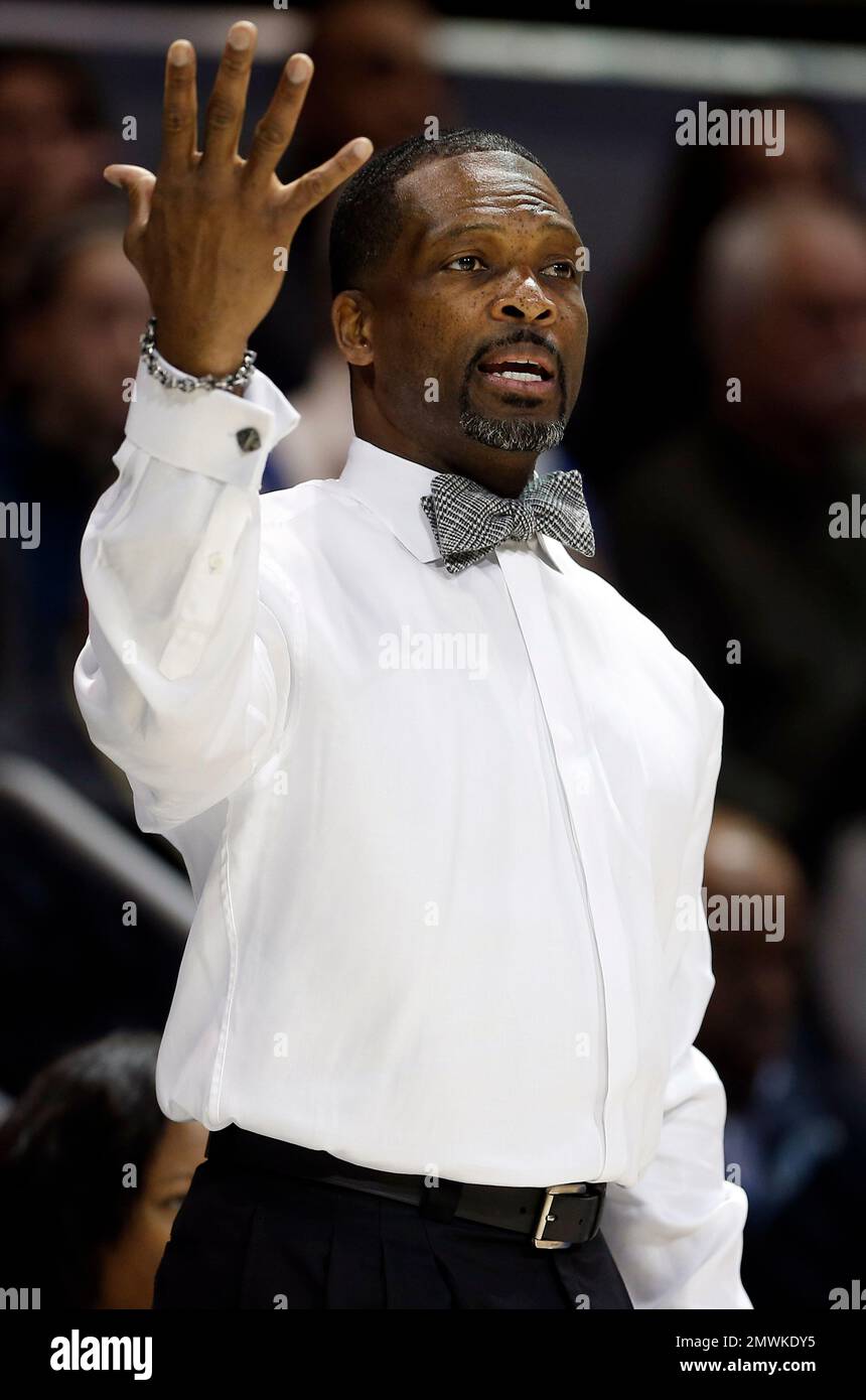 SMU head coach Travis Mays during the first half of a women's NCAA ...