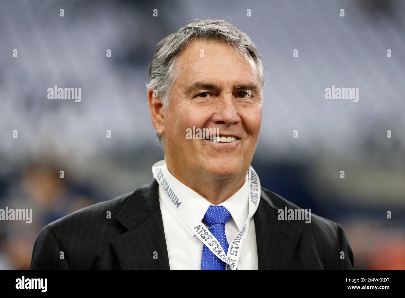 Former Dallas Cowboys quarterback Danny White watches warm ups before ...