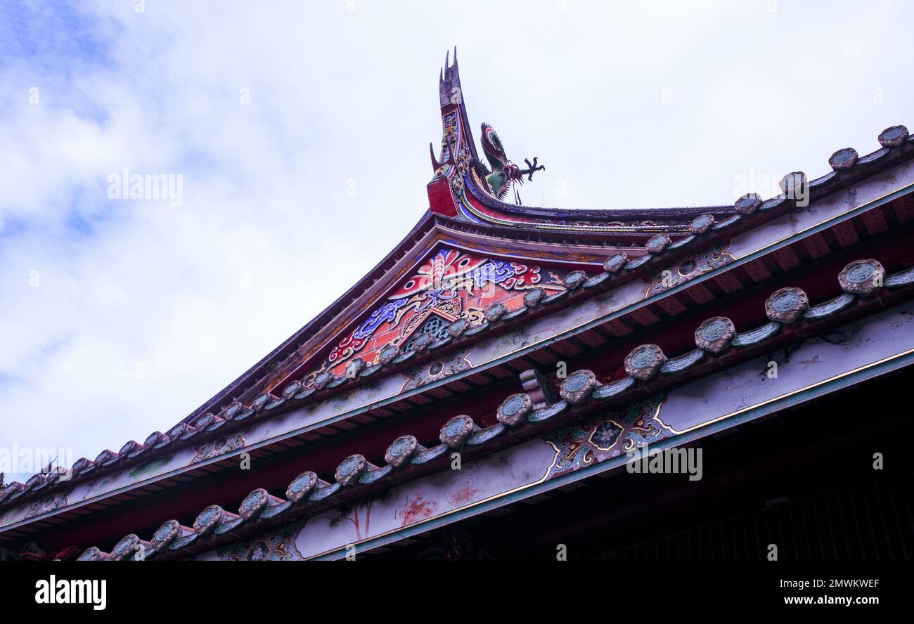 A traditional Japanese building roof Stock Photo - Alamy