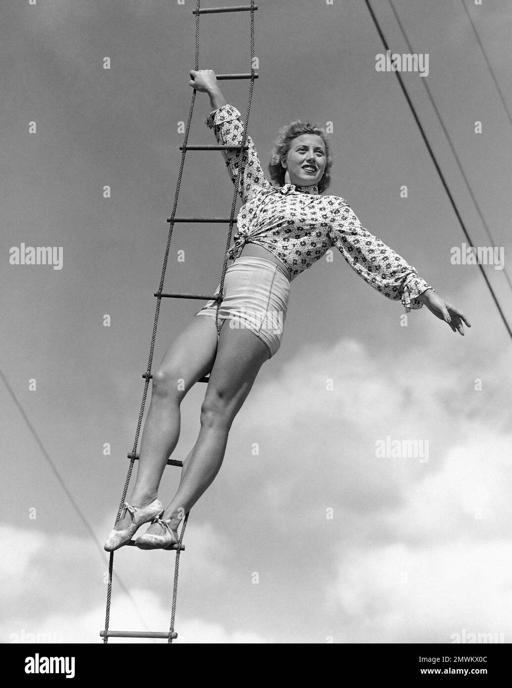 In this Feb. 28, 1945 photo, Elizabeth Wallenda pauses on an aerial ...