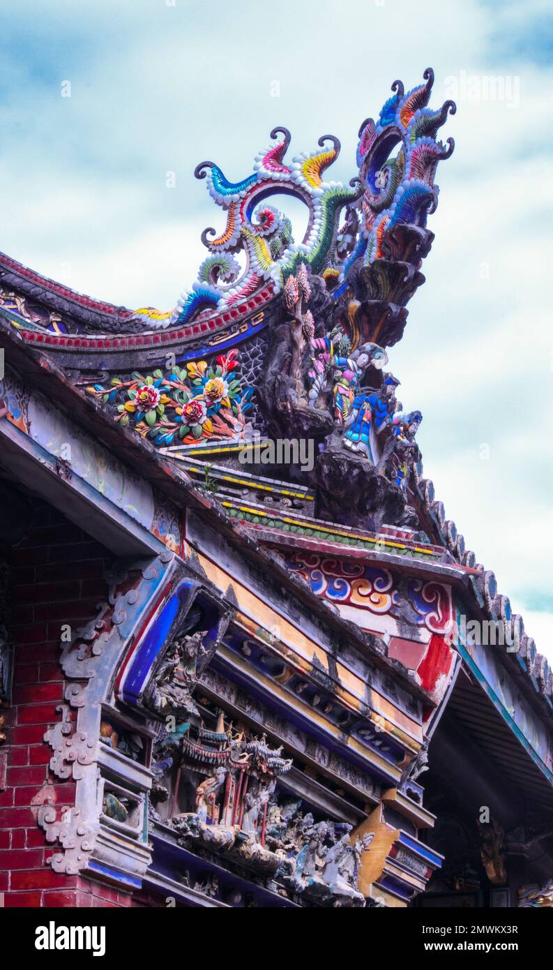 A traditional Japanese building roof Stock Photo - Alamy