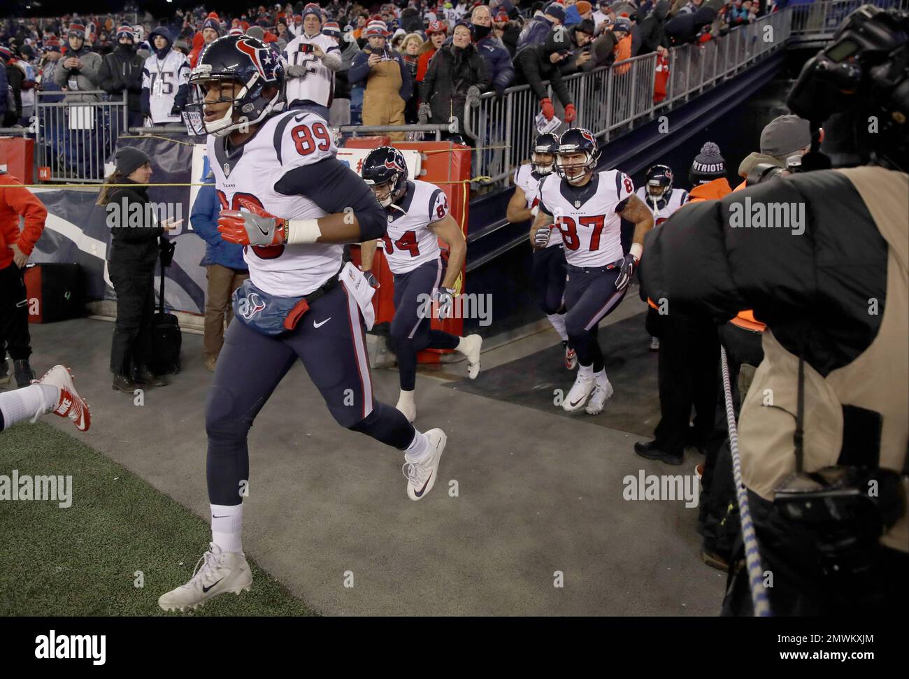 Houston Texans tight end Stephen Anderson (89) and teammates run onto ...