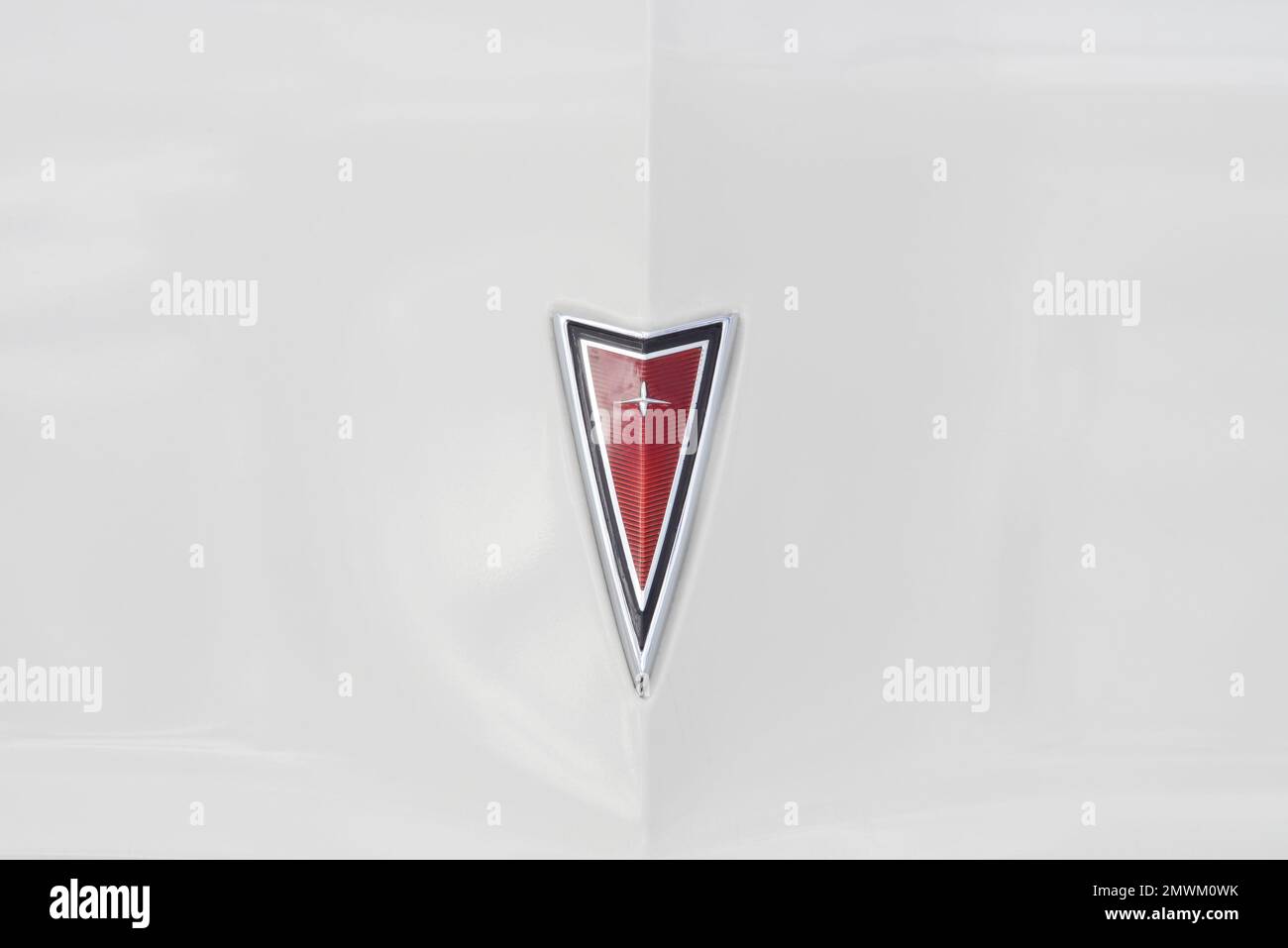 Pontiac emblem on the hood of a 1979 Pontiac Trans Am Stock Photo - Alamy