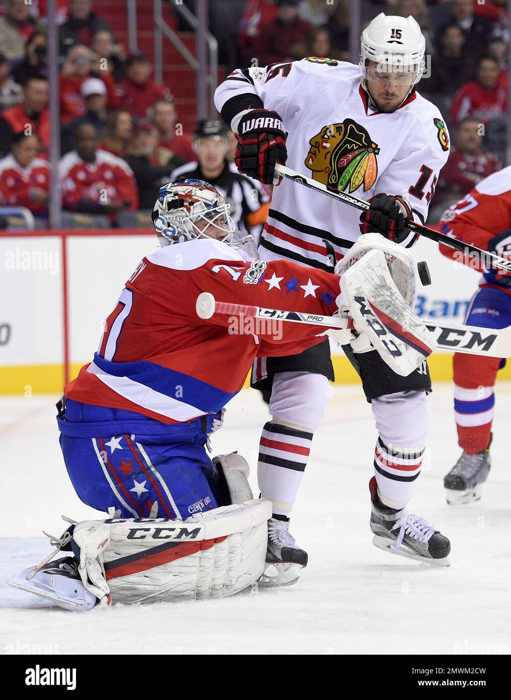 Washington Capitals goalie Braden Holtby (70) stops the puck against ...