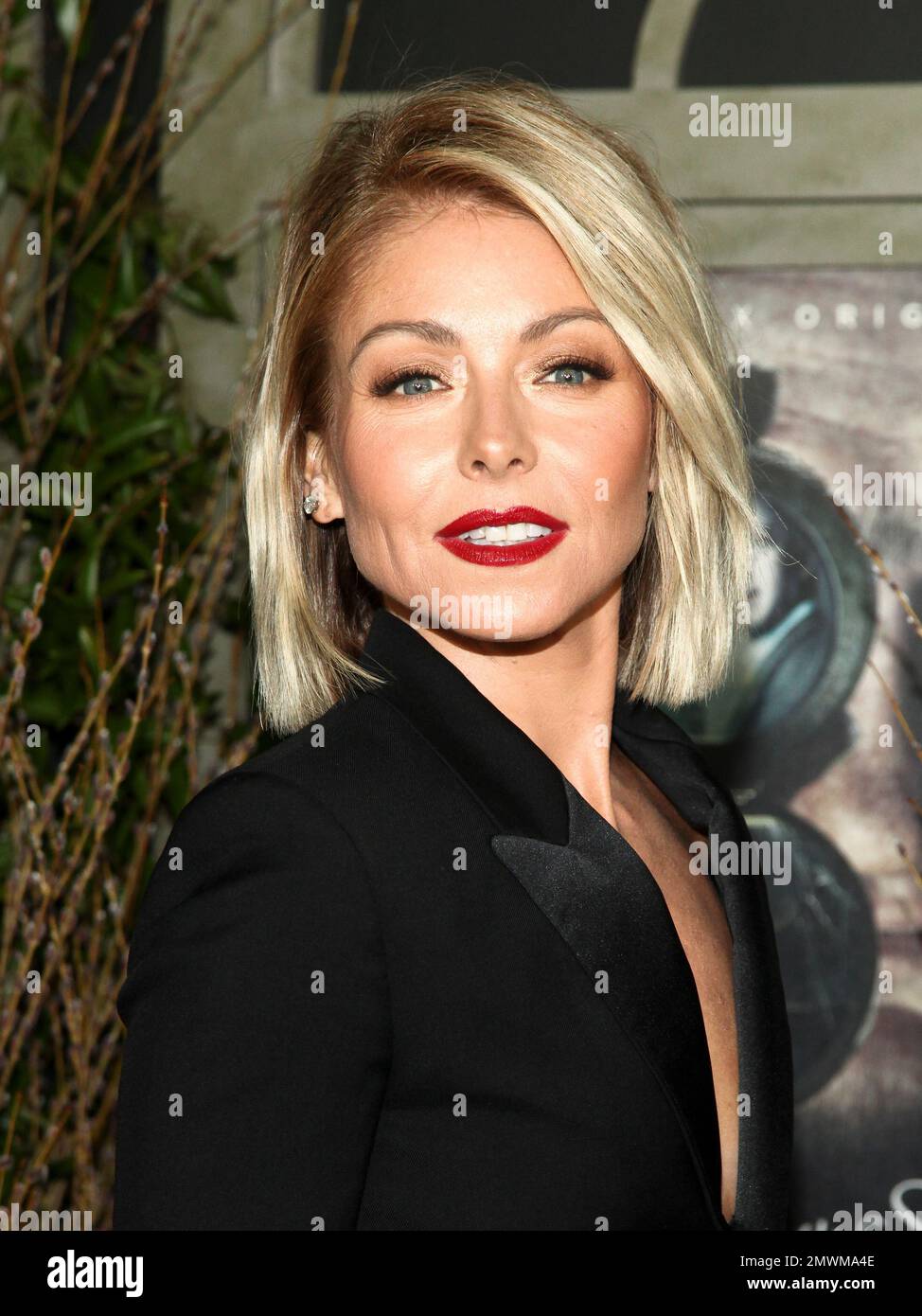 Kelly Ripa attends the world premiere of Netflix's "Lemony Snicket's A ...