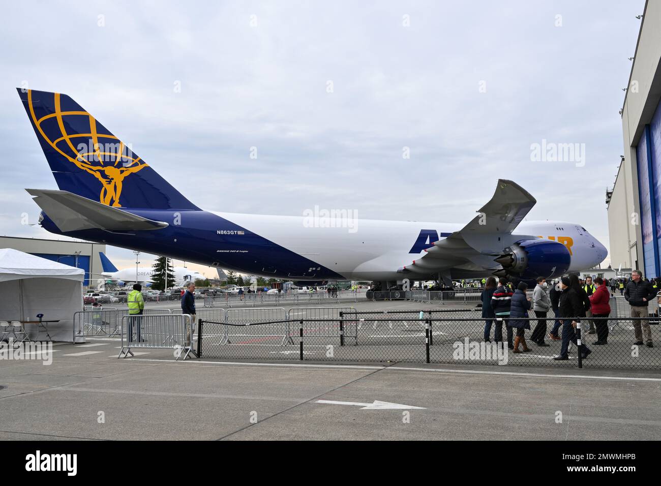 The 747-8F freighter (N863GT), the last 747 "jumbo" delivered from ...