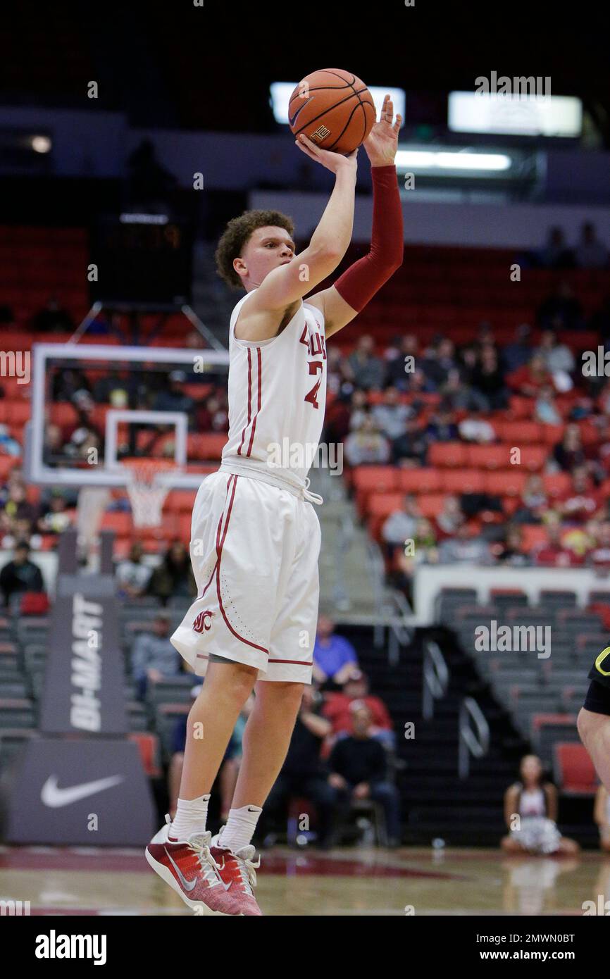 Washington State guard Malachi Flynn shoots during the first half of an ...