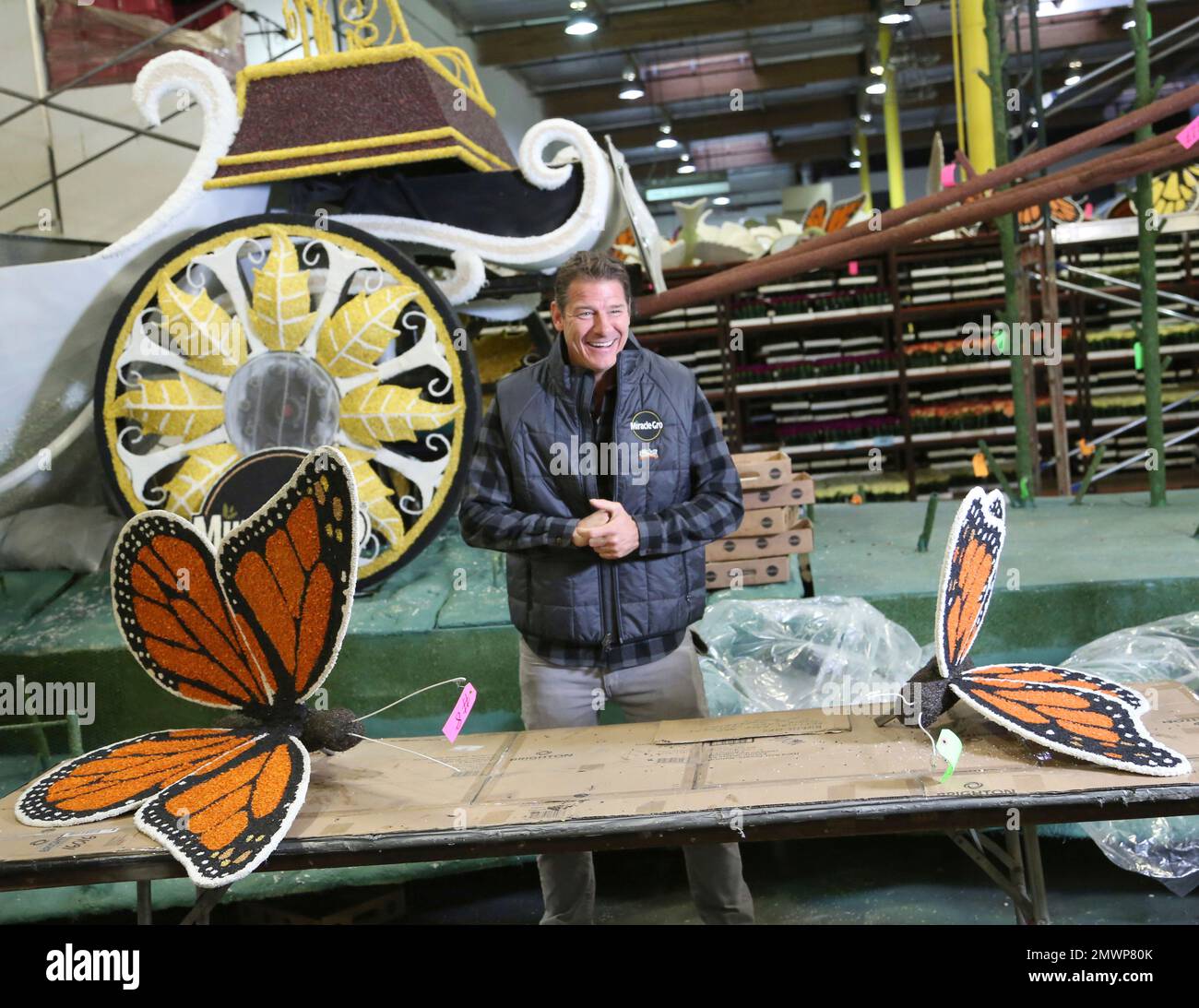 Miracle gro parade float hi-res stock photography and images - Alamy