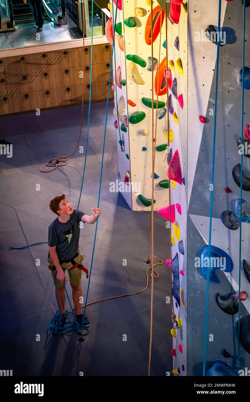 Funan mall singapore hi-res stock photography and images - Alamy