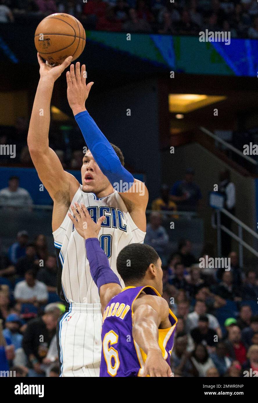 Orlando Magic forward Aaron Gordon (00) shoots over Los Angeles Lakers ...