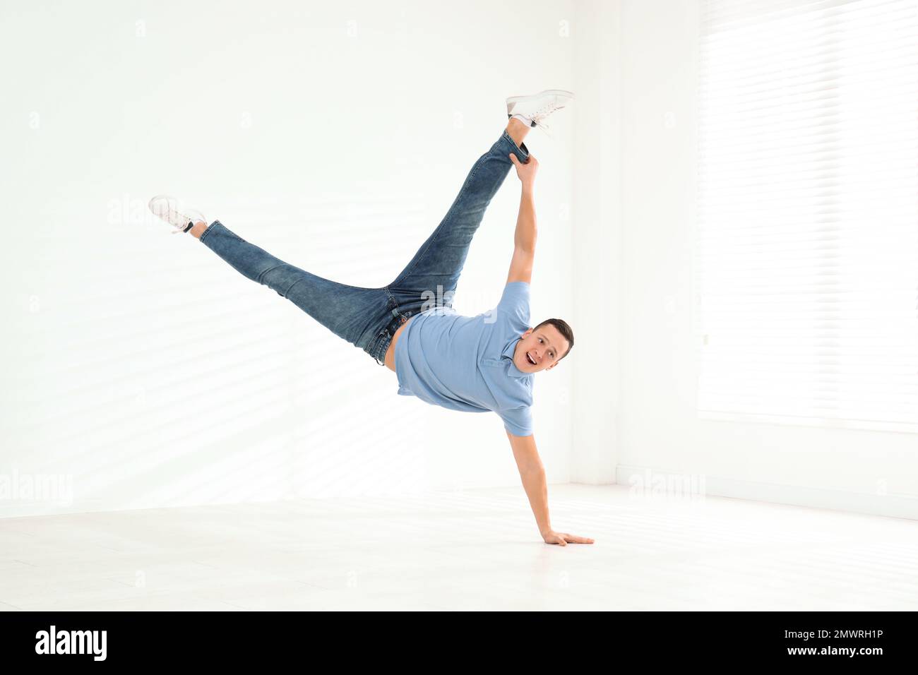 Dance trick hi-res stock photography and images - Alamy