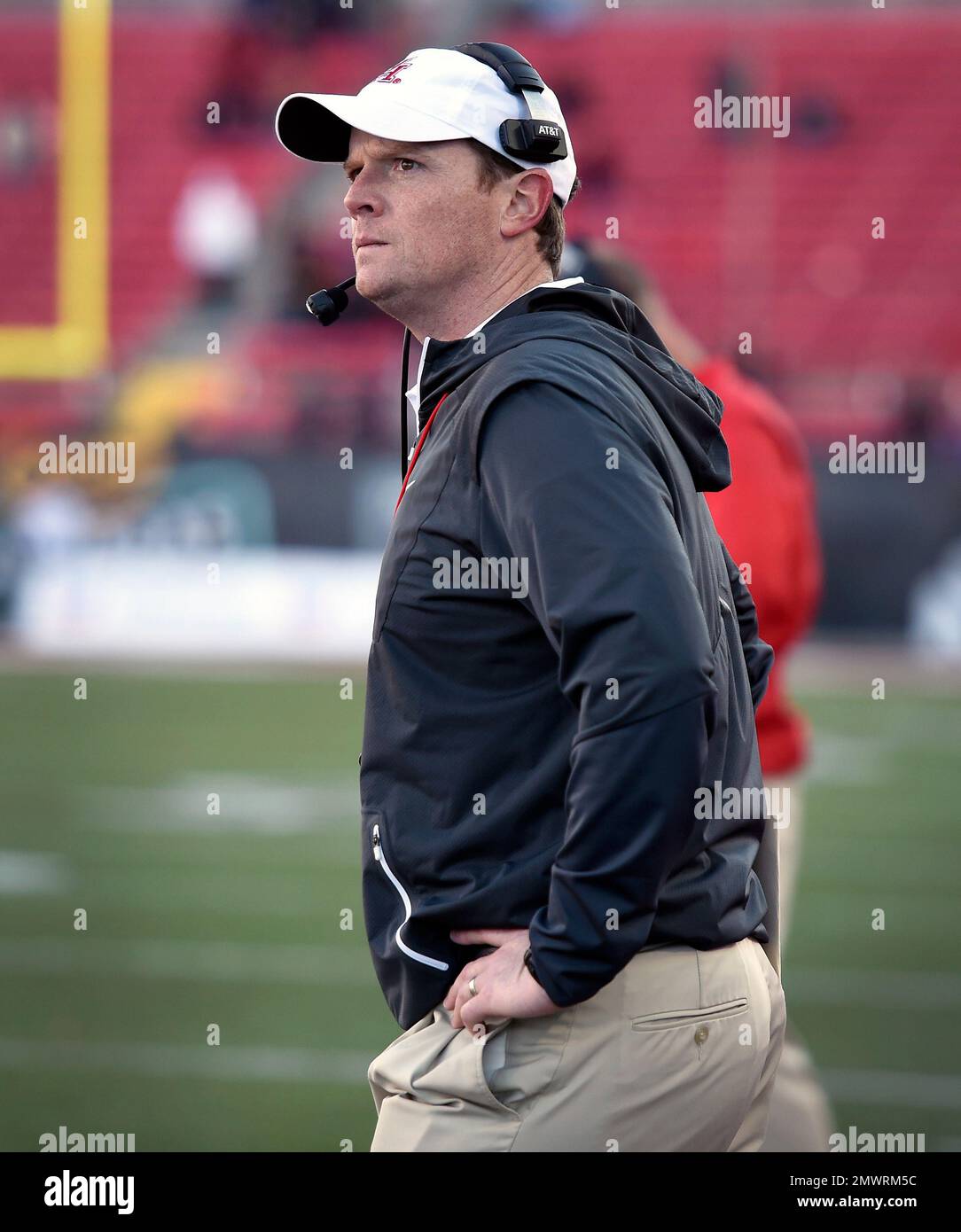 Houston coach Major Applewhite looks on during the second half of the ...