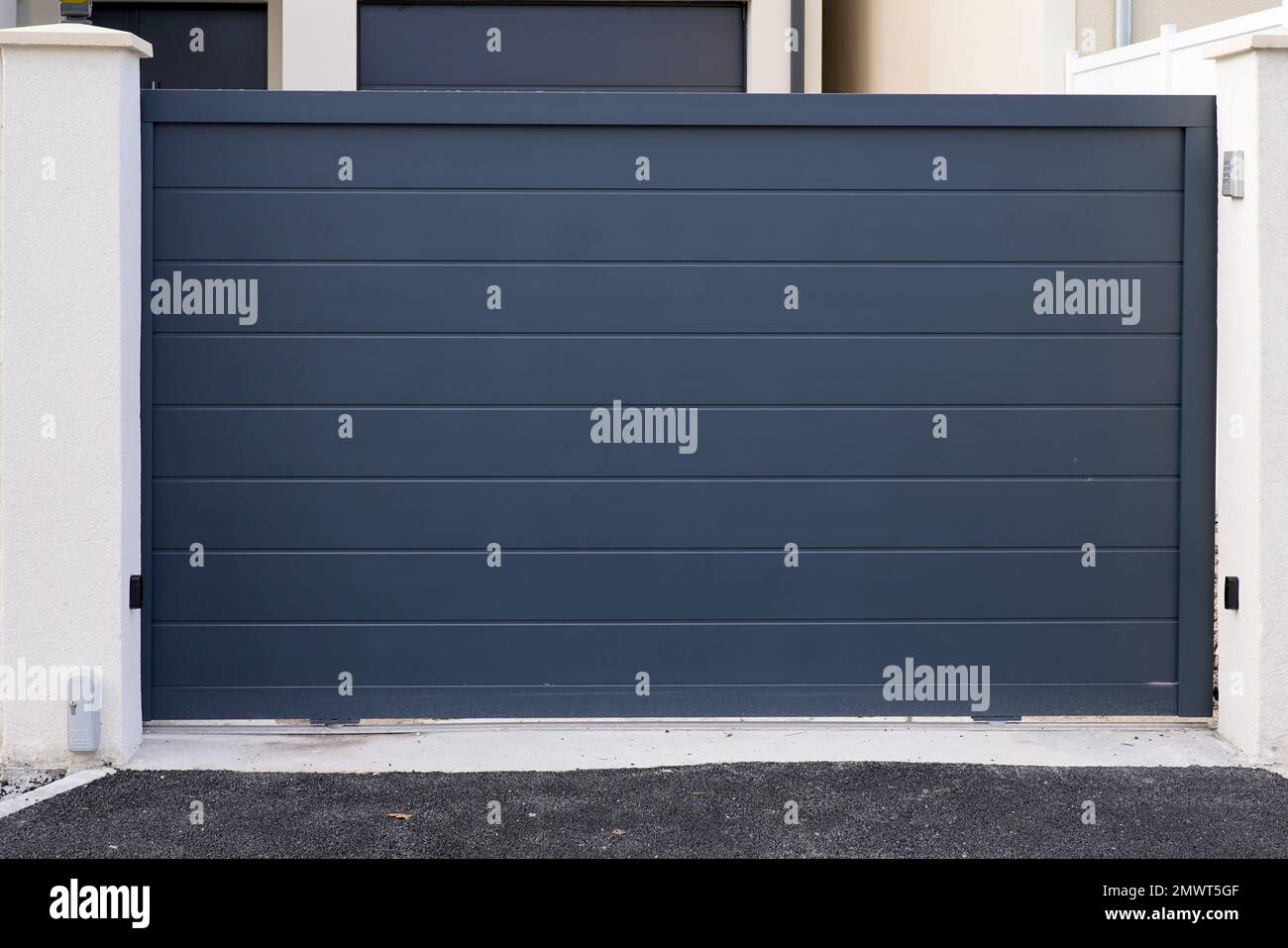 Modern steel grey gate hi-res stock photography and images - Alamy
