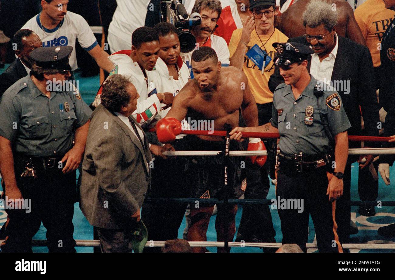 Mike Tyson Carl Williams