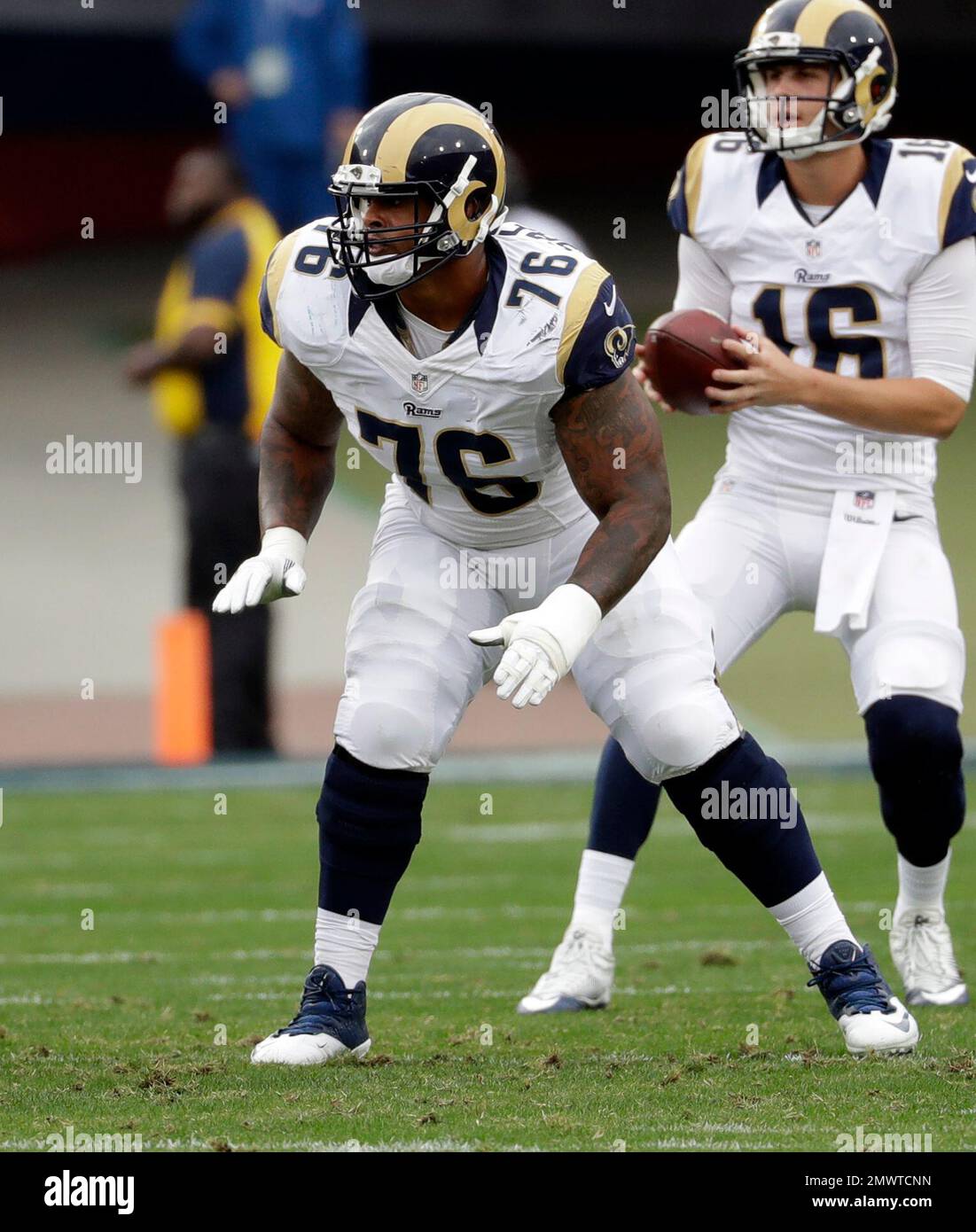 Los Angeles Rams guard Rodger Saffold (76) during the first half of an ...