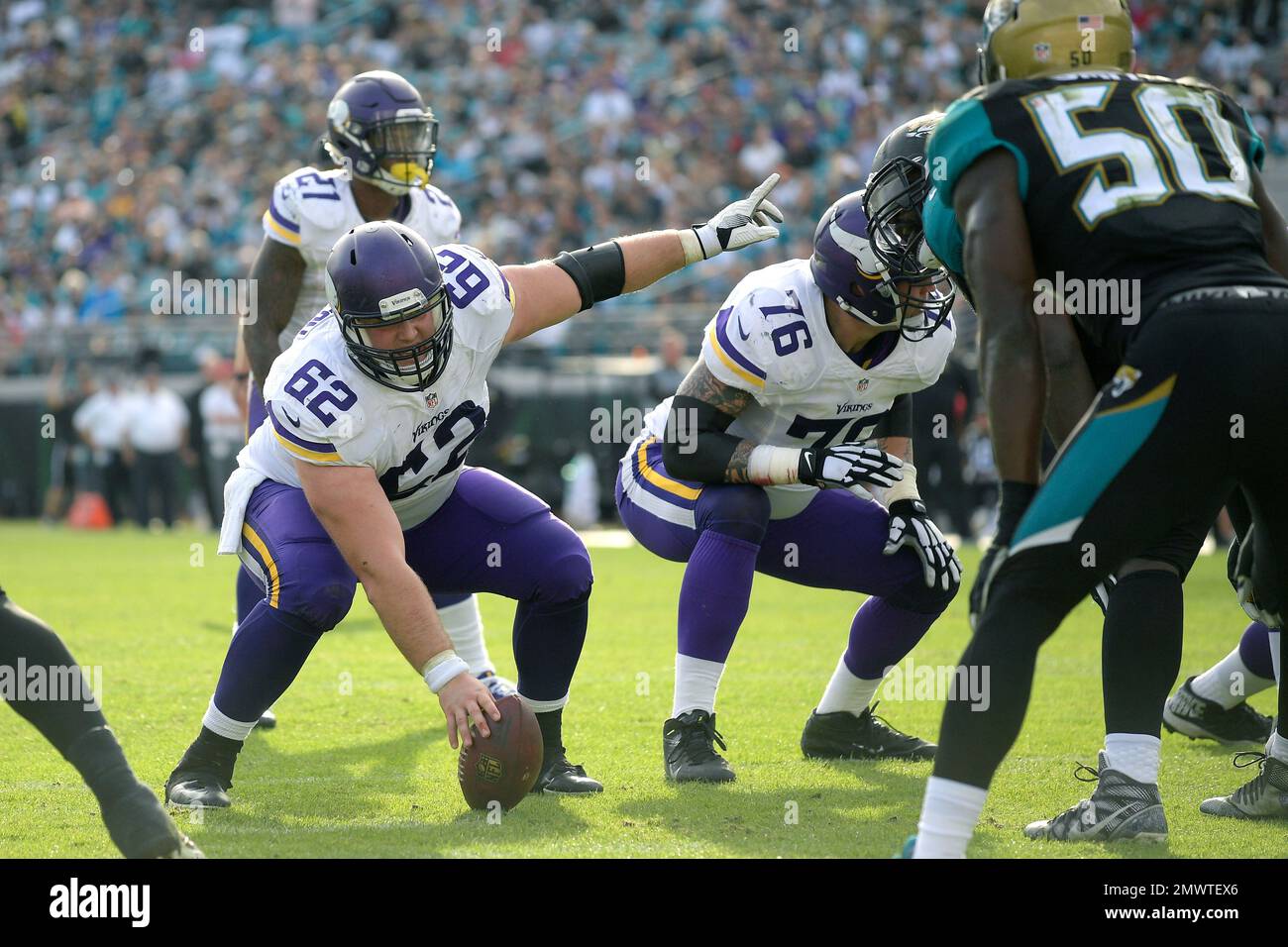 Minnesota Vikings center Nick Easton (62) and offensive guard Alex ...