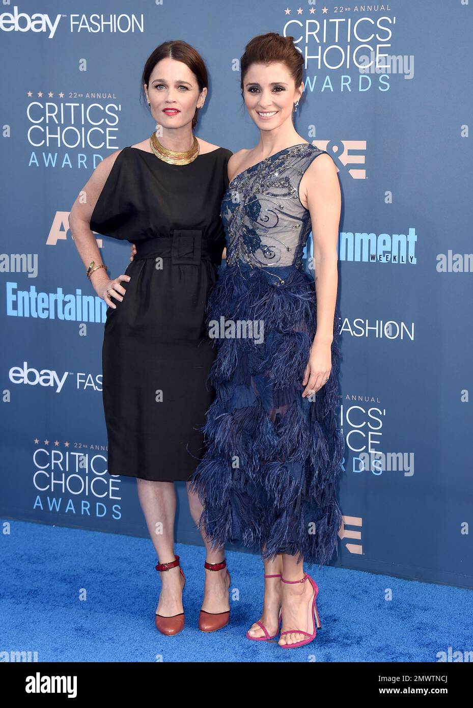 CORRECTS ID FROM JAMIE-LYNN SIGLER TO SHIRI APPLEBY - Robin Tunney ...