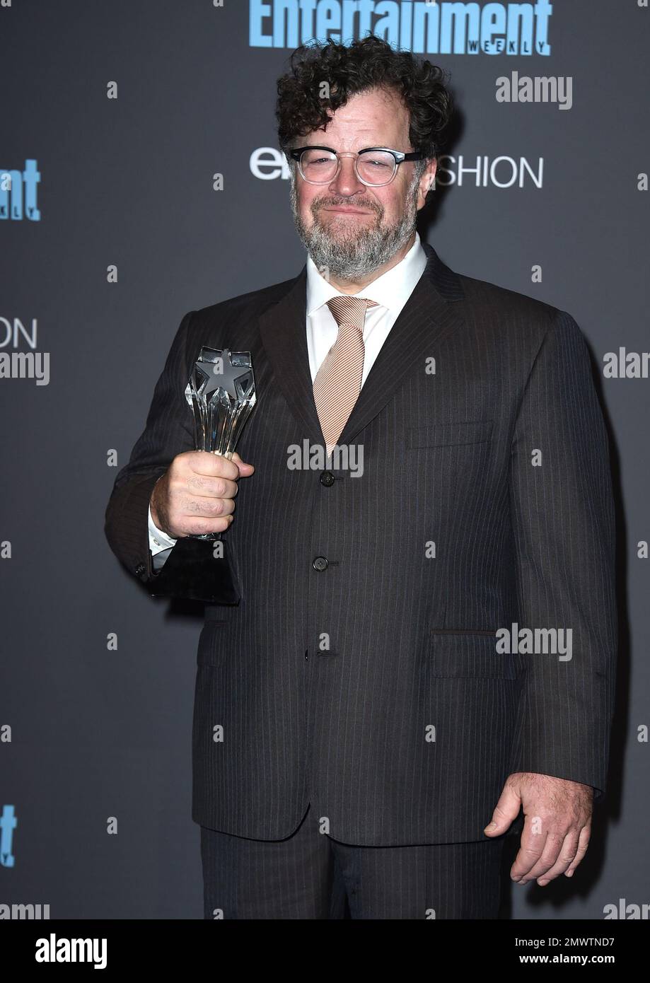 Kenneth Lonergan poses in the press room with the award for best ...