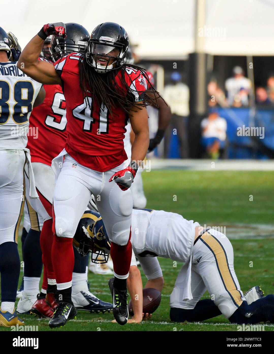 Atlanta Falcons outside linebacker Philip Wheeler celebrates after ...