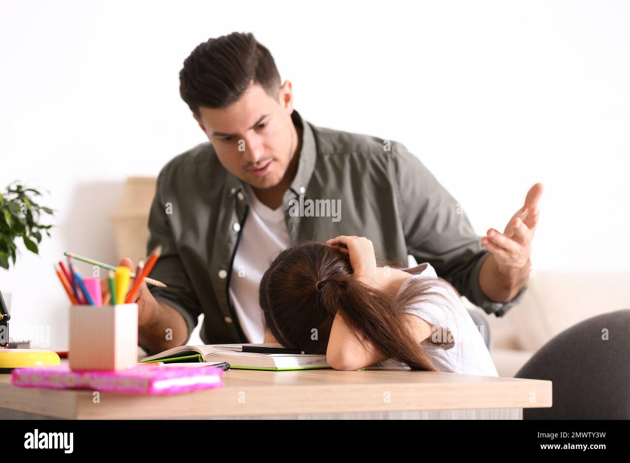 Father scolding daughter hi-res stock photography and images - Alamy