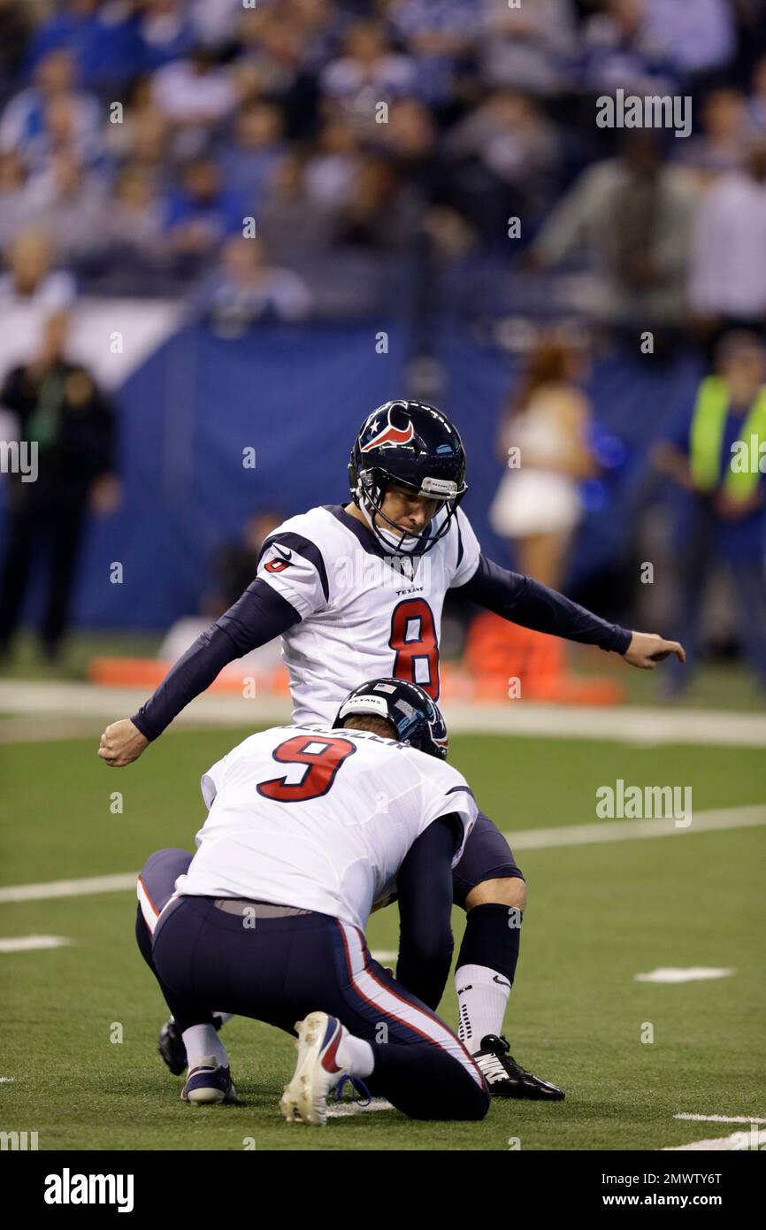 Houston Texans place kicker Nick Novak (8) kicks a 21-yard field goal ...
