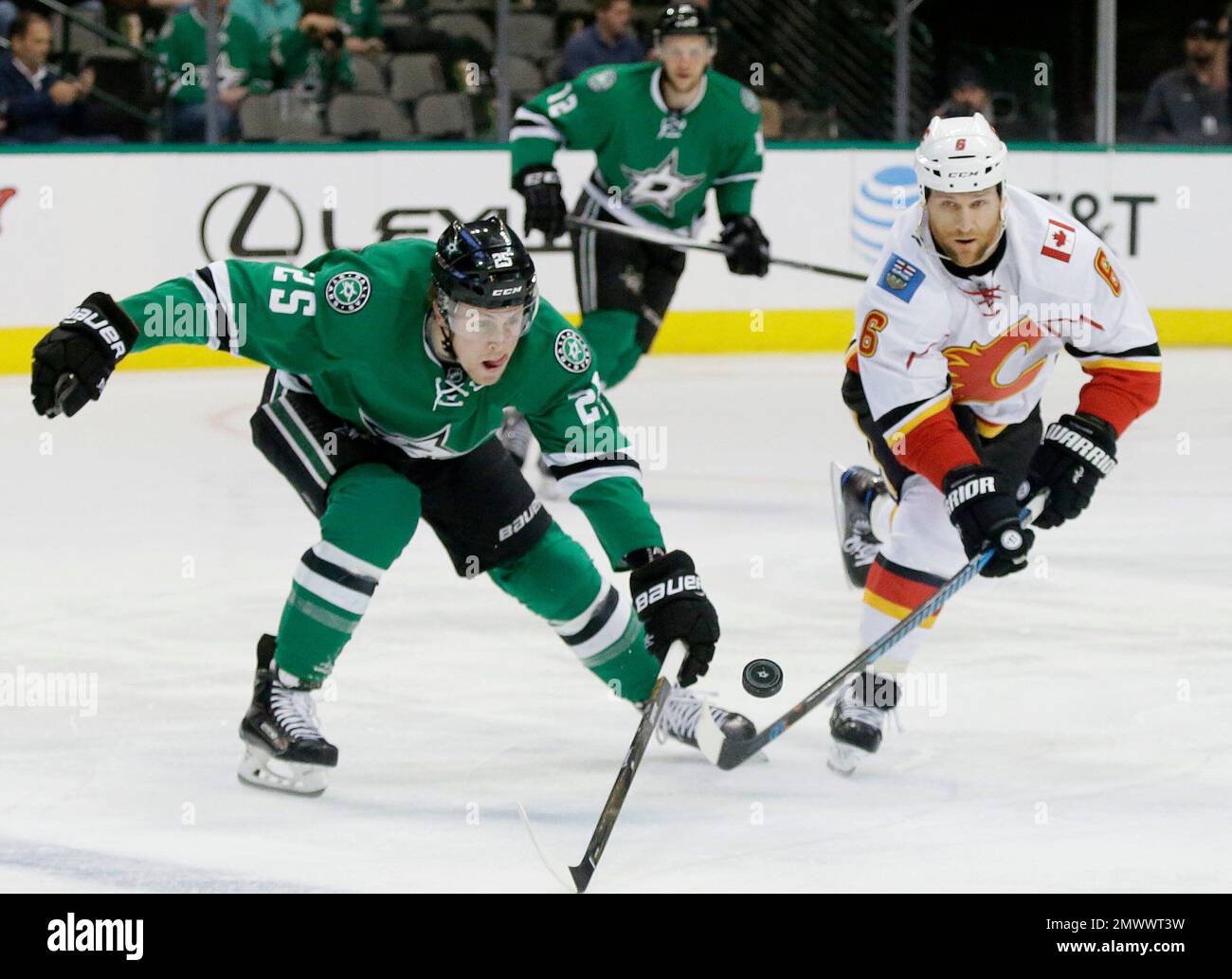 Calgary Flames defenseman Dennis Wideman (6) and Dallas Stars right ...