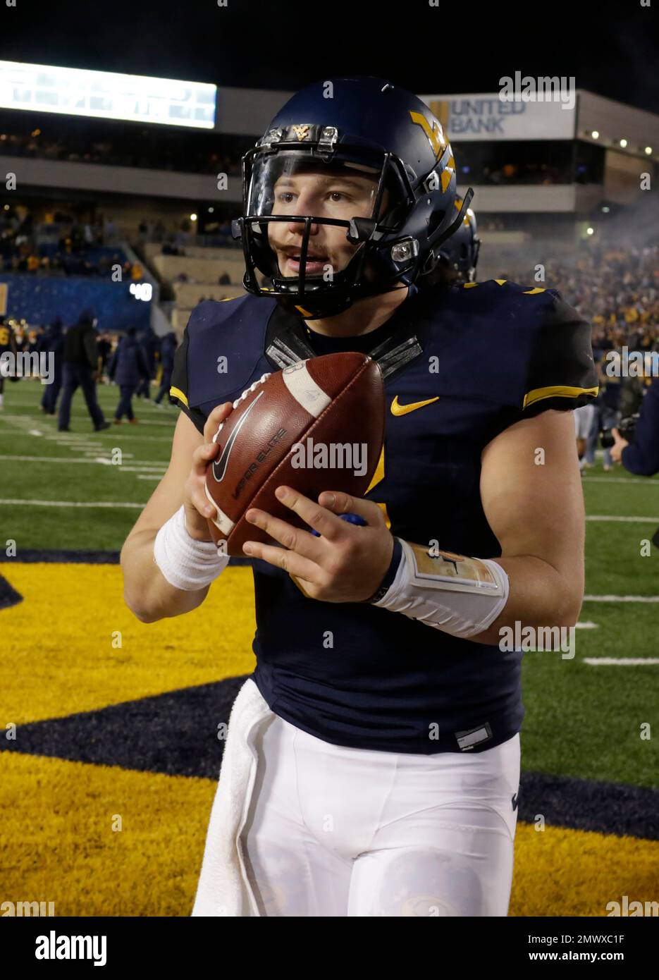 West Virginia quarterback Skyler Howard (3) during the first half ...