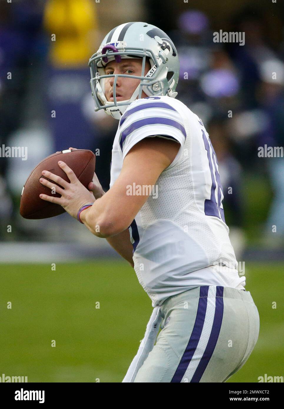 Kansas State quarterback Jesse Ertz (16) throws before Kansas State ...