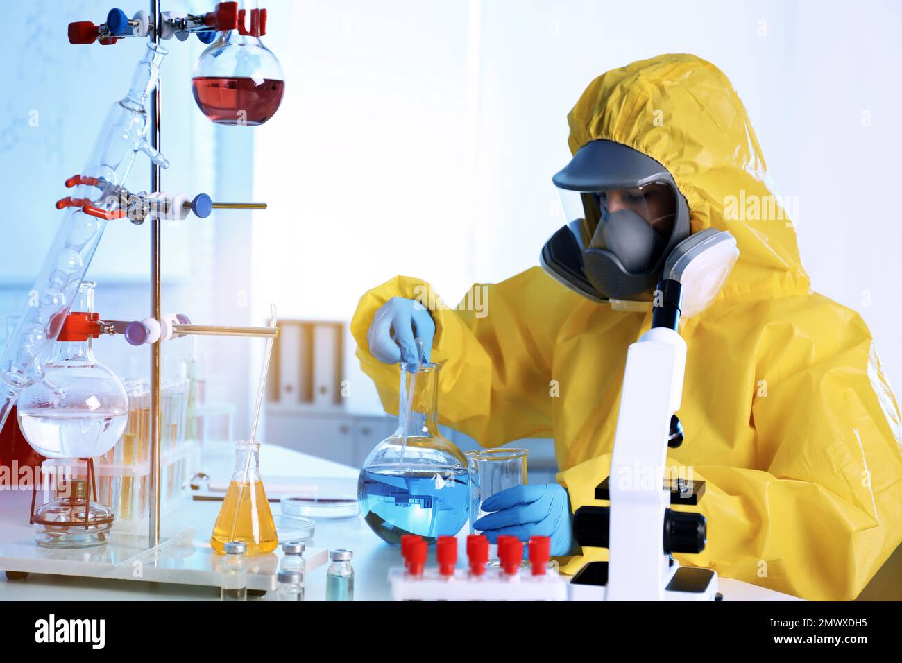 Chemical laboratory china hi-res stock photography and images - Alamy