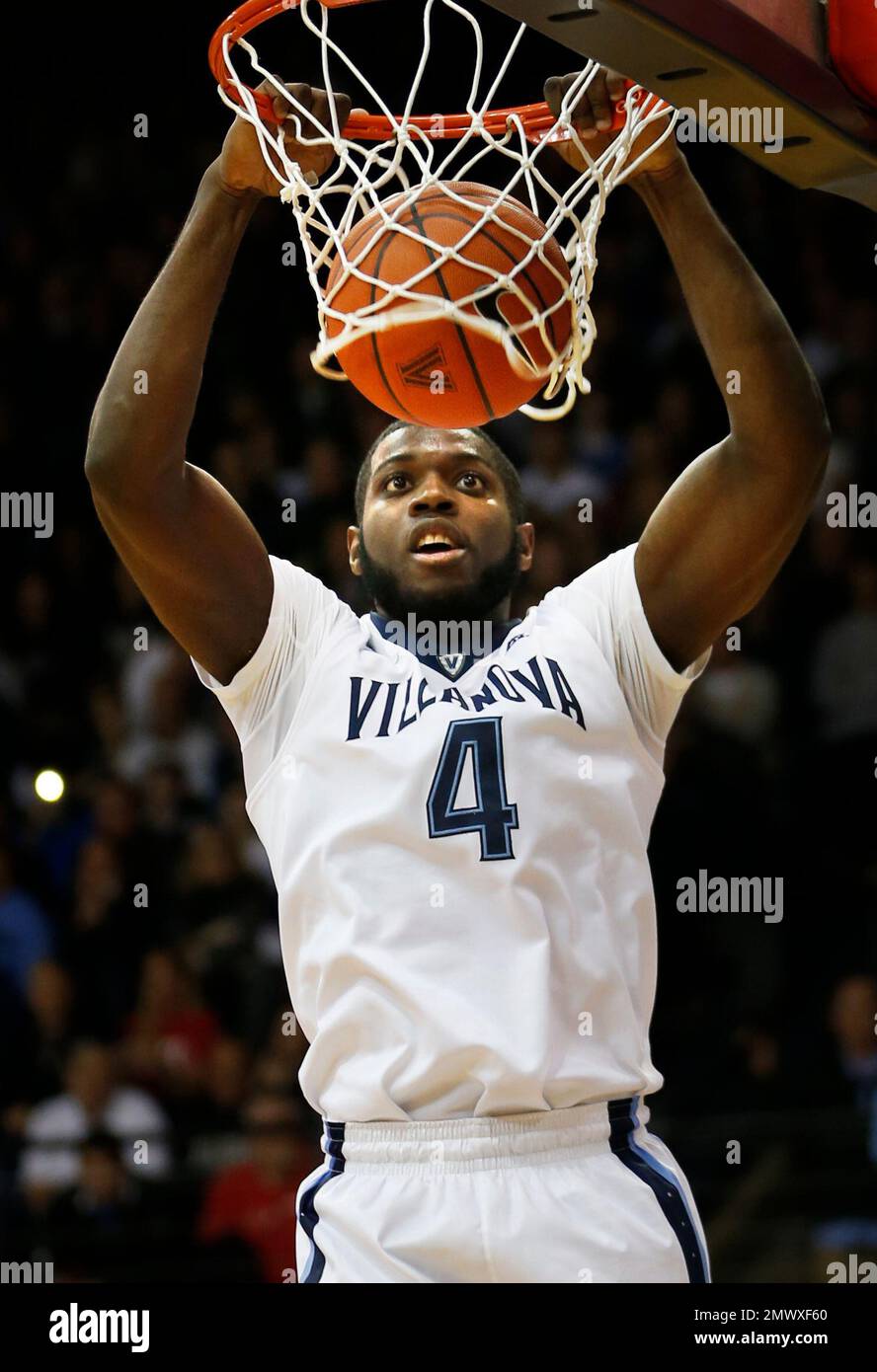 Villanova forward Eric Paschall (4) dunks in the first half of an NCAA ...