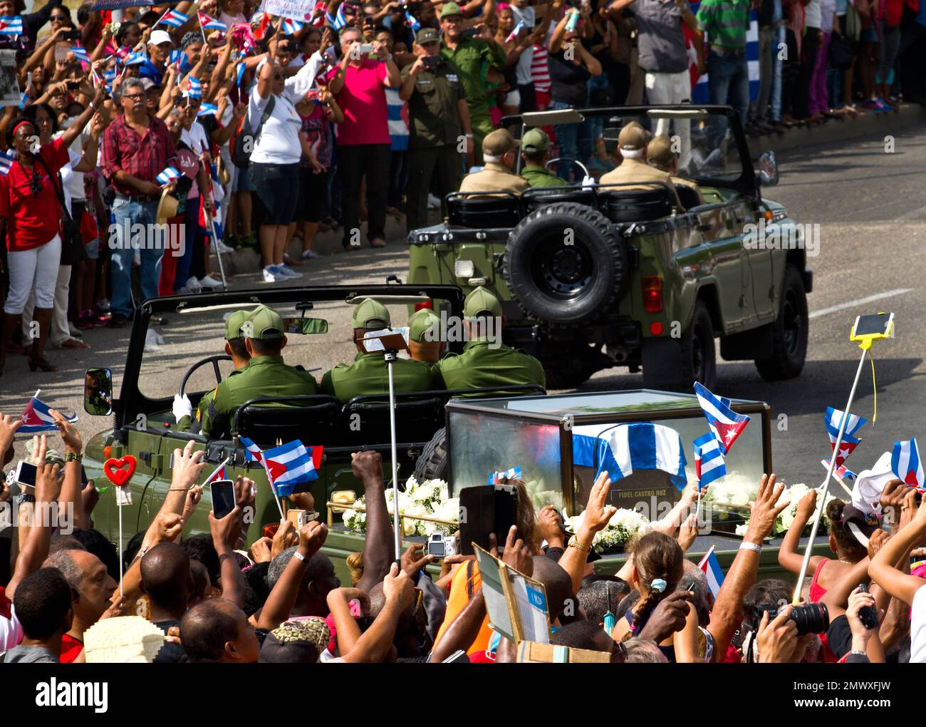 The funeral procession carrying the ashes of Cuba's leader Fidel Castro ...