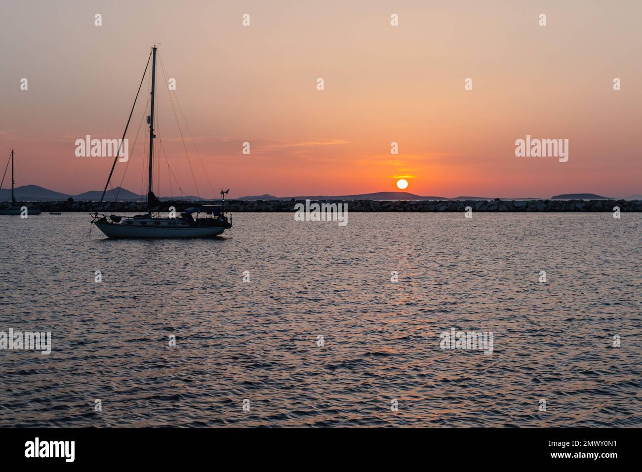 The port of naxos hi-res stock photography and images - Alamy