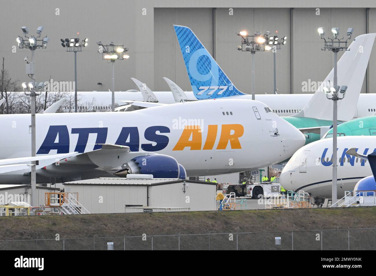 Atlas Air's 747-8F (N863GT), the last Jumbo departs Boeing's Everett ...