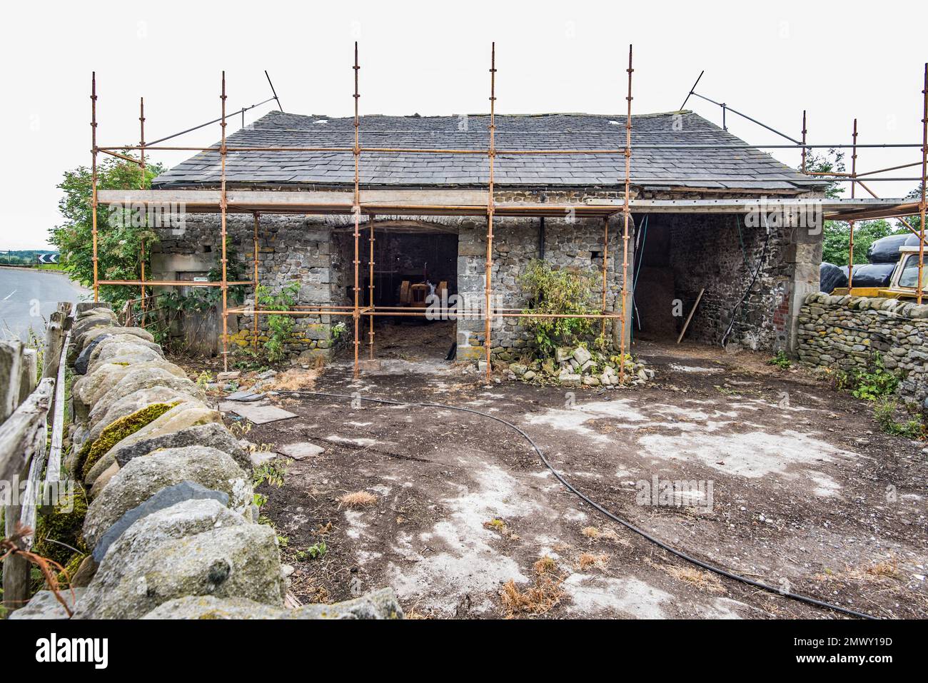 Yorkshire barn roof repairs hi-res stock photography and images - Alamy