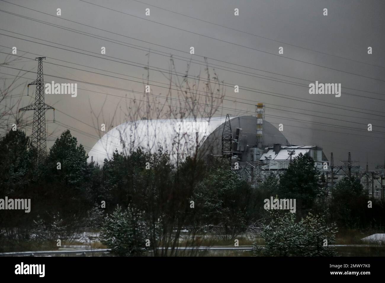 A new shelter is installed over the exploded reactor at the Chernobyl ...