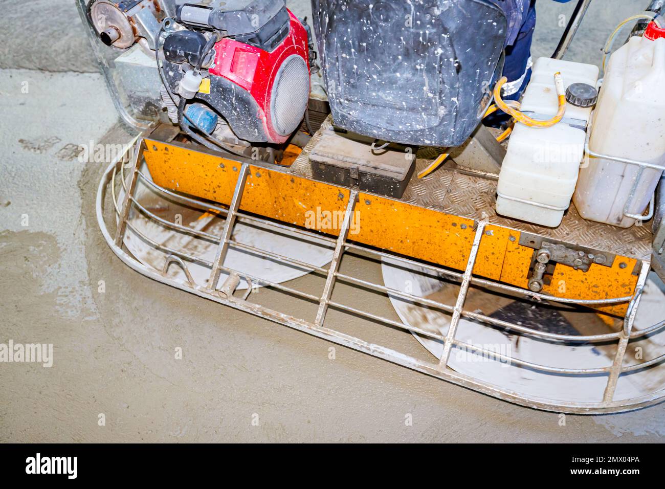 Worker leveling wet concrete hi-res stock photography and images - Alamy