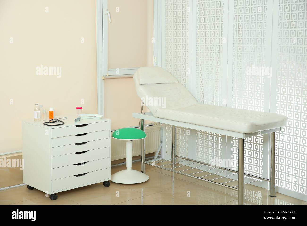 Modern interior of doctor's office with couch Stock Photo - Alamy