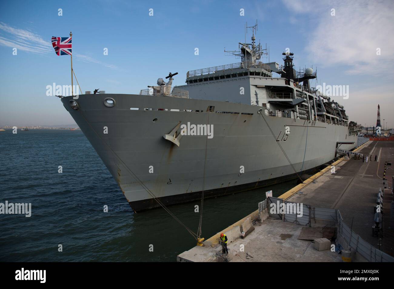 The British Royal Navy amphibious assault ship HMS Bulwark anchored in ...