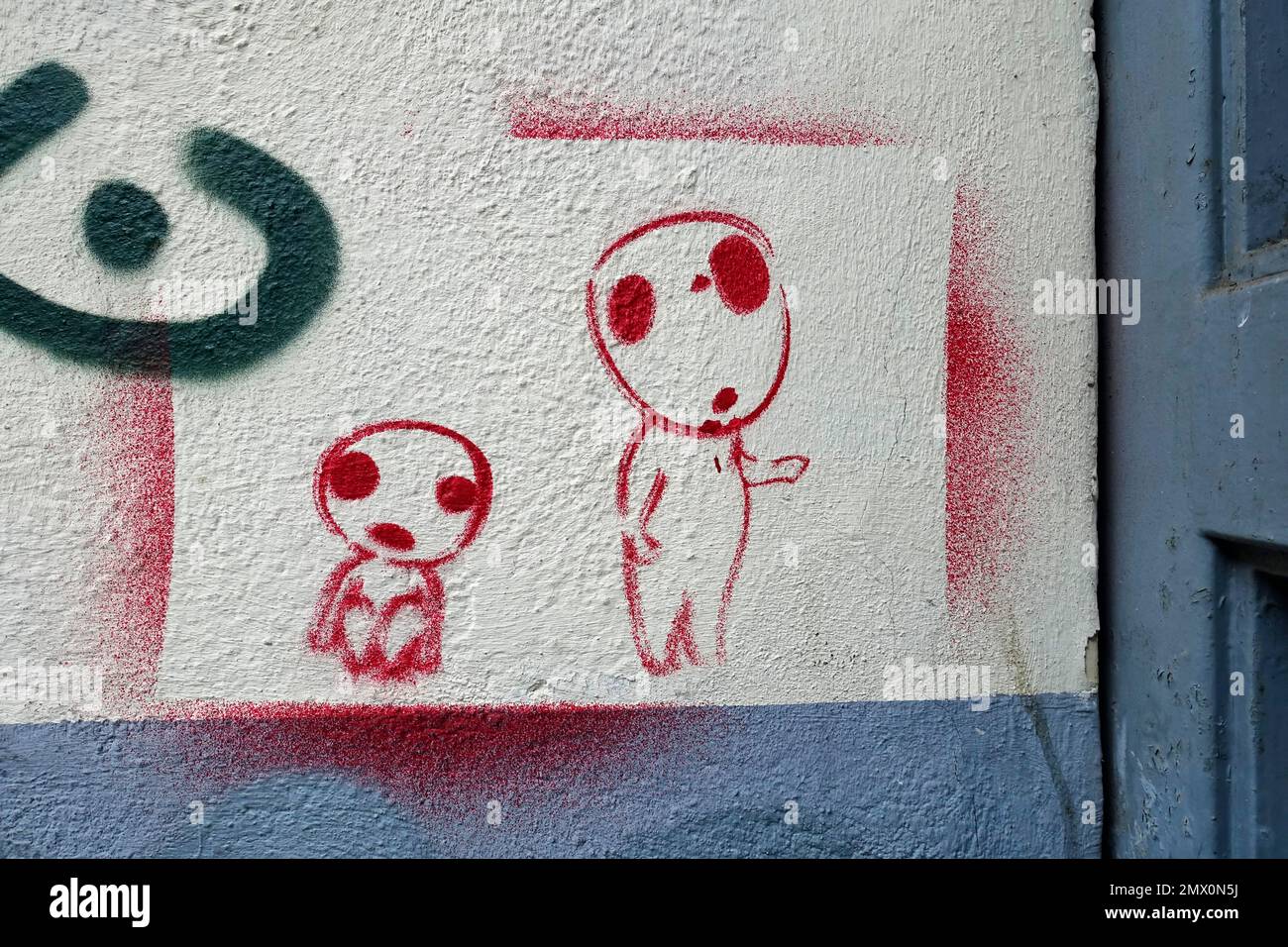 Alien stencil, Berlin, Germany Stock Photo - Alamy