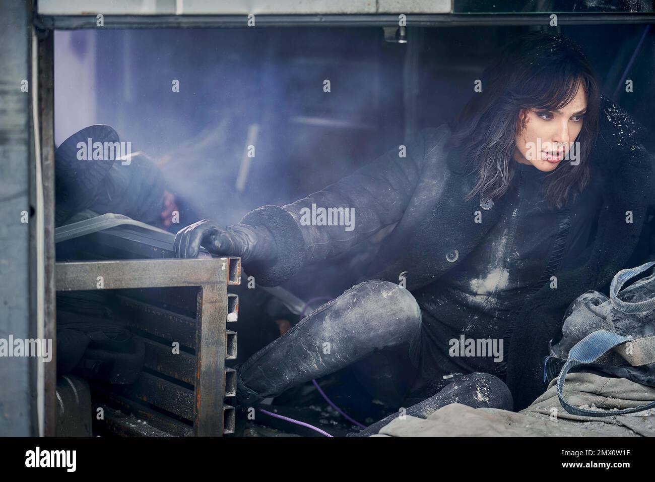 Gal gadot heart of stone hi-res stock photography and images - Alamy