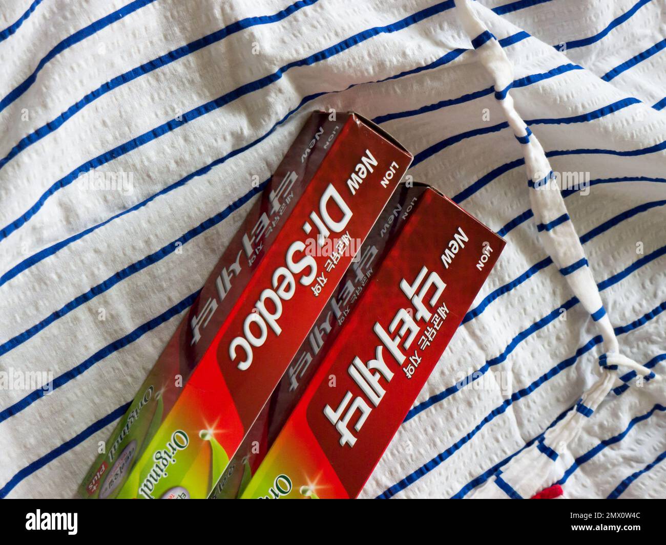 Toothpaste Lion DR. SEDOC Original PLUS+ Stock Photo - Alamy