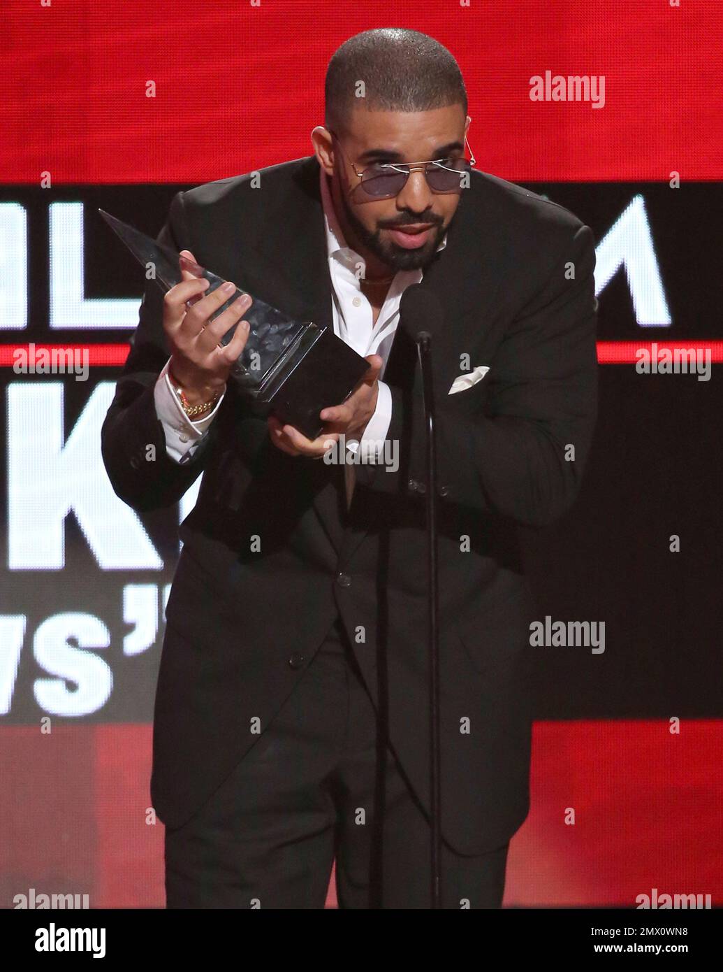 Drake accepts the award for favorite album rap/hip-hop for "Views" at ...
