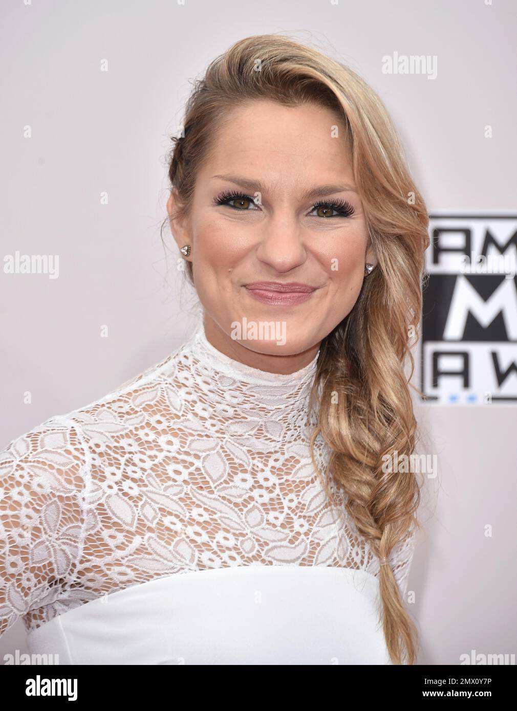 Chelsea Briggs arrives at the American Music Awards at the Microsoft ...